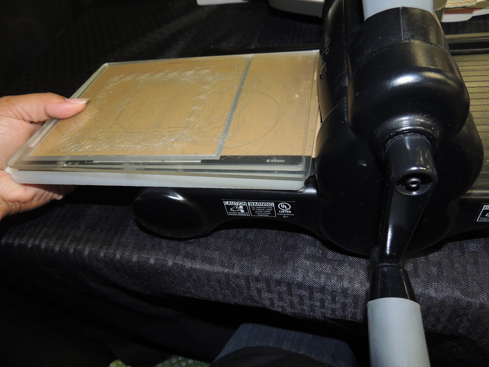 Warrell Creations: Circle Card Thinlits Die With Extended Panel Tutorial