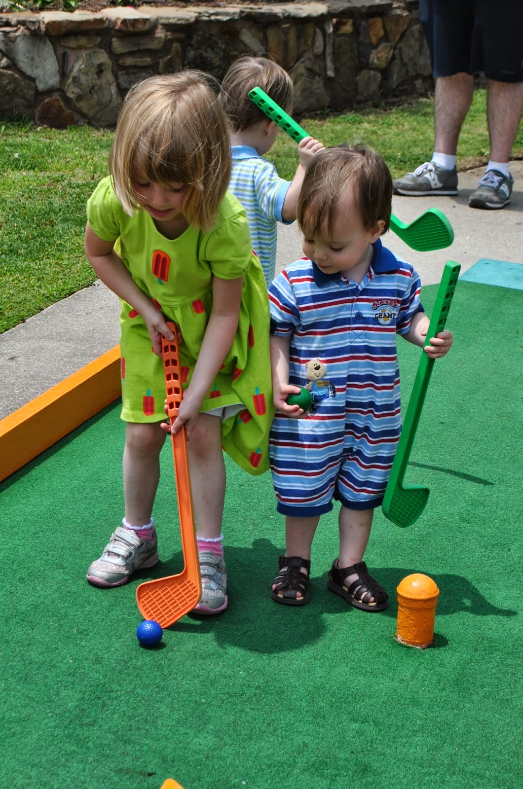 Flack Family of Five: Putt Putt Fun
