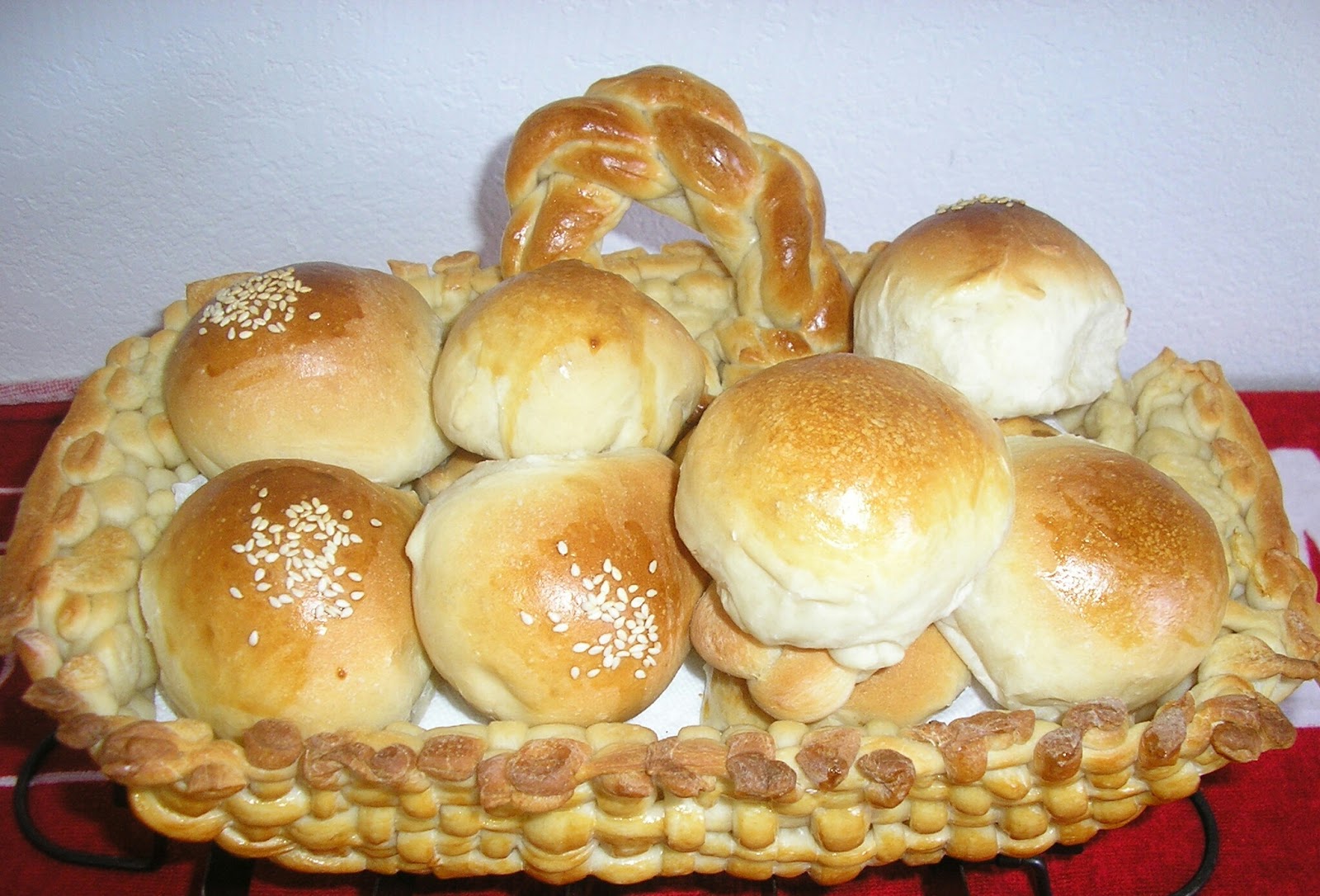 Passion Kneaded: Edible Bread Basket- #BreadBakers