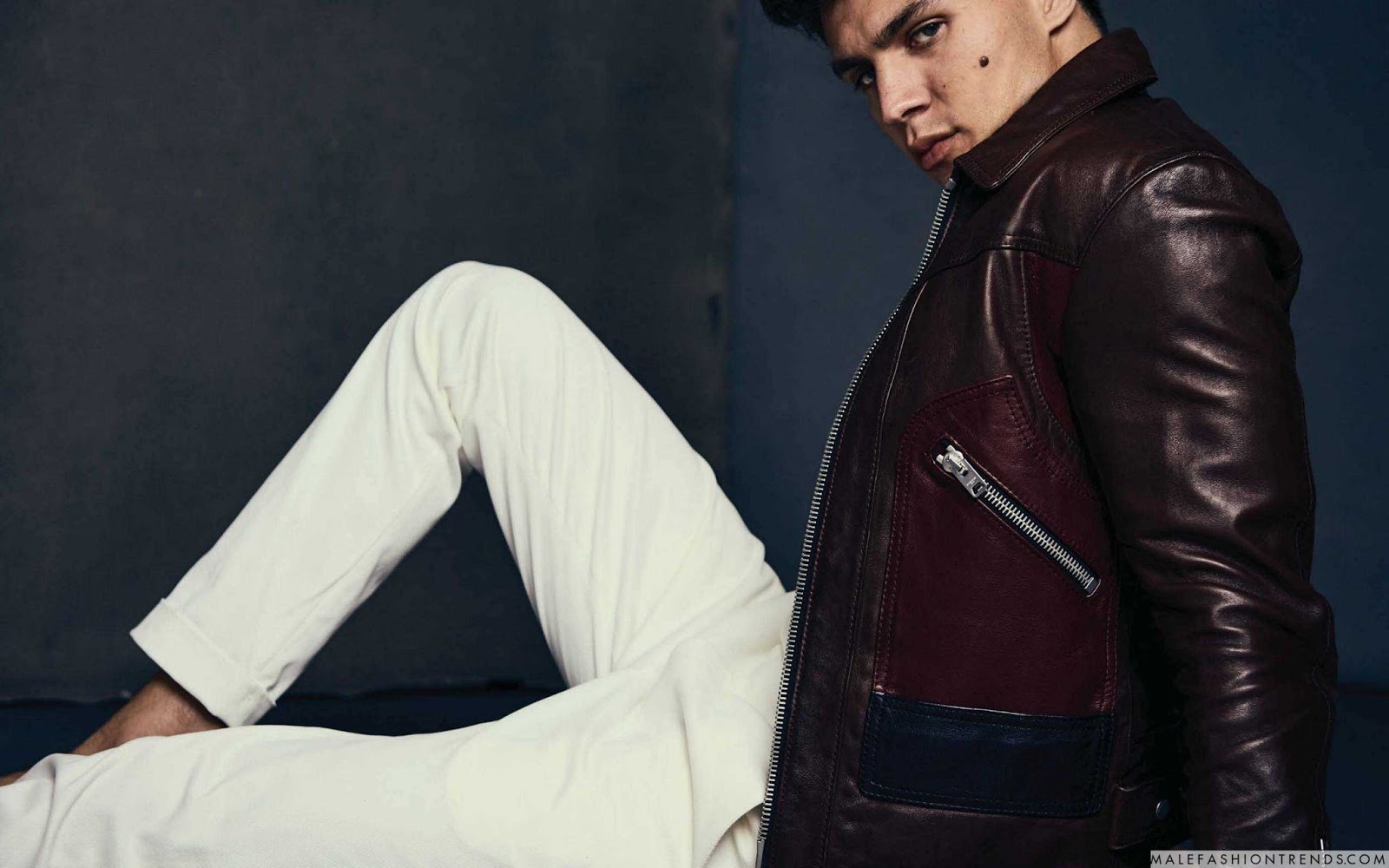 Matthew Rojas se enfunda en una segunda piel para Ocean Drive Magazine