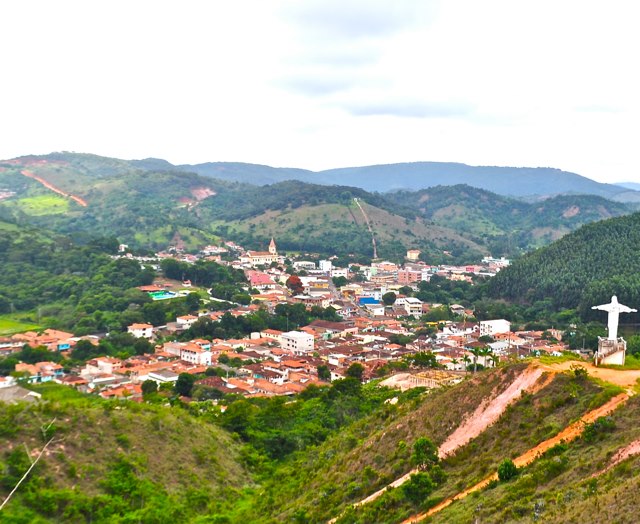 OLHANDO DA JANELA DO TREM: VIRGINÓPOLIS / MINAS GERAIS / BRAZIL (5.523 ...