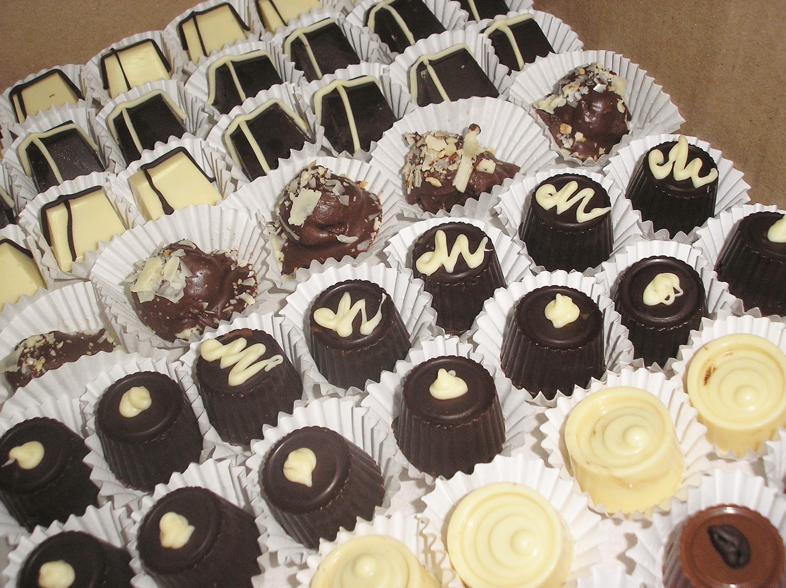 + chocolate: + bombons