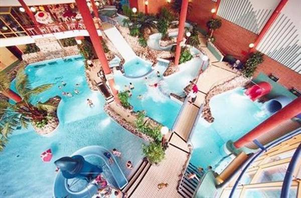 10 Most Amazing Water Parks