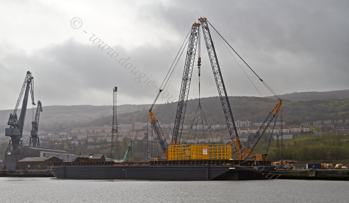 Dougie Coull Photography: 280 Tonne Cable Reel Move