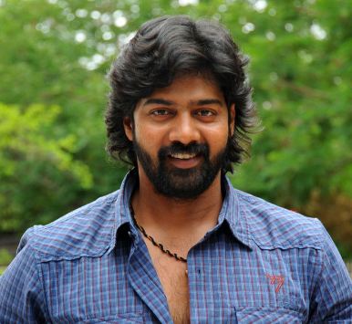 Naveen Chandra Family Wife Biography Parents children's Marriage Photos