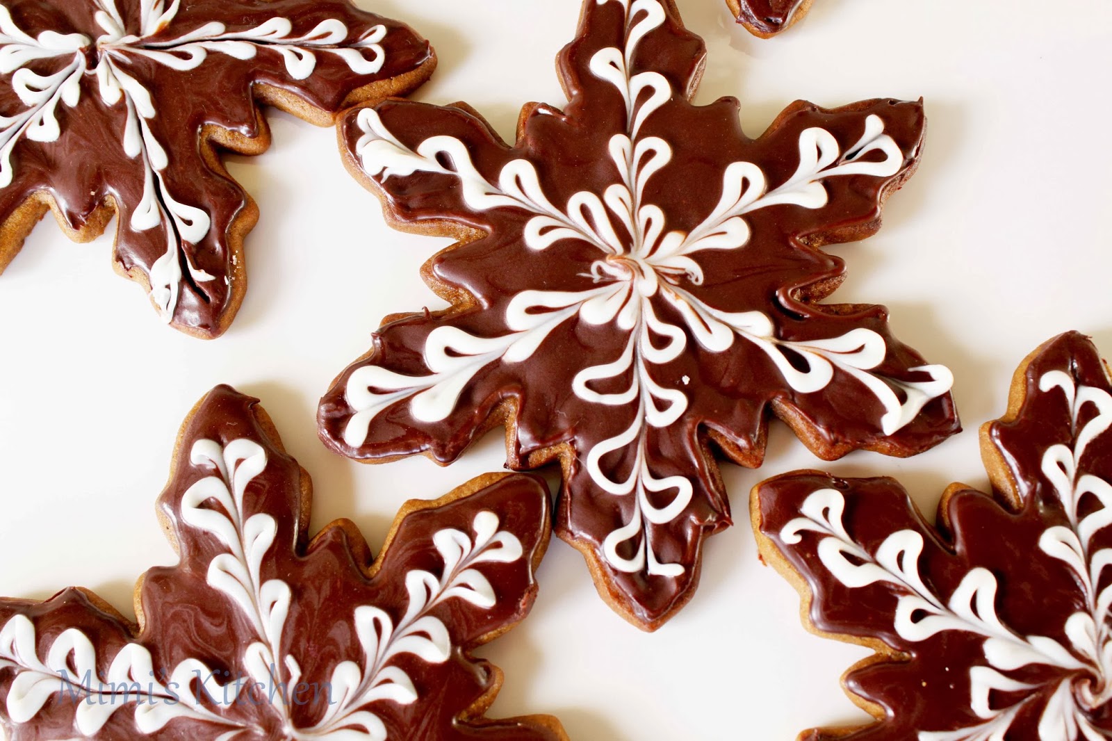 Mimi's Kitchen: Gingerbread Snowflakes