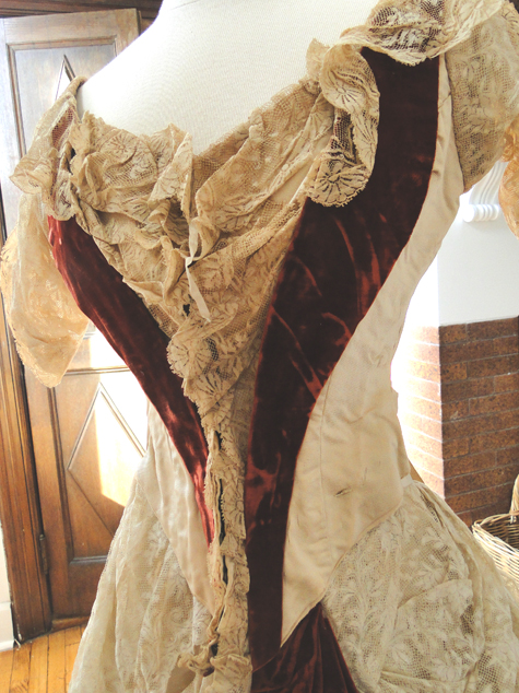 All The Pretty Dresses: Lace Natural Form Dress