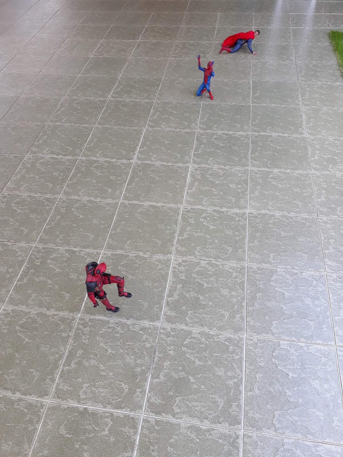 AZLAN RUMADI: FORCED PERSPECTIVE PHOTOGRAPHY YANG GEMPAK DARI ...