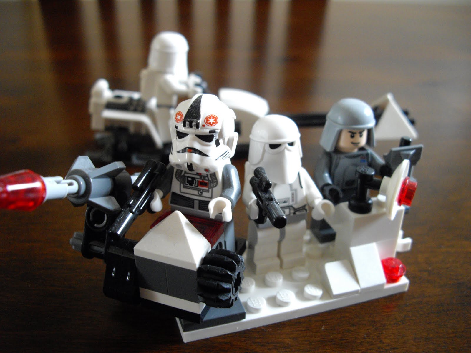The Bright side of the force: Figurines LEGO : SnowTrooper Battle Pack
