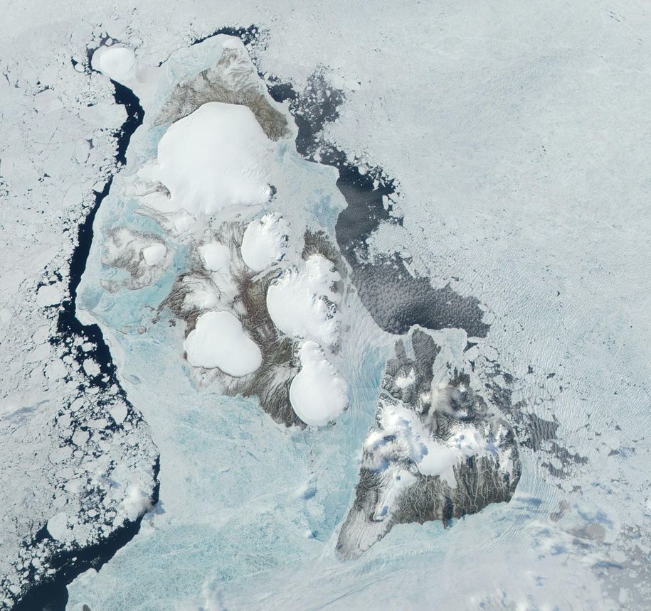 Seemorerocks: The sudden collapse of an ice cap in the Russian Arctic
