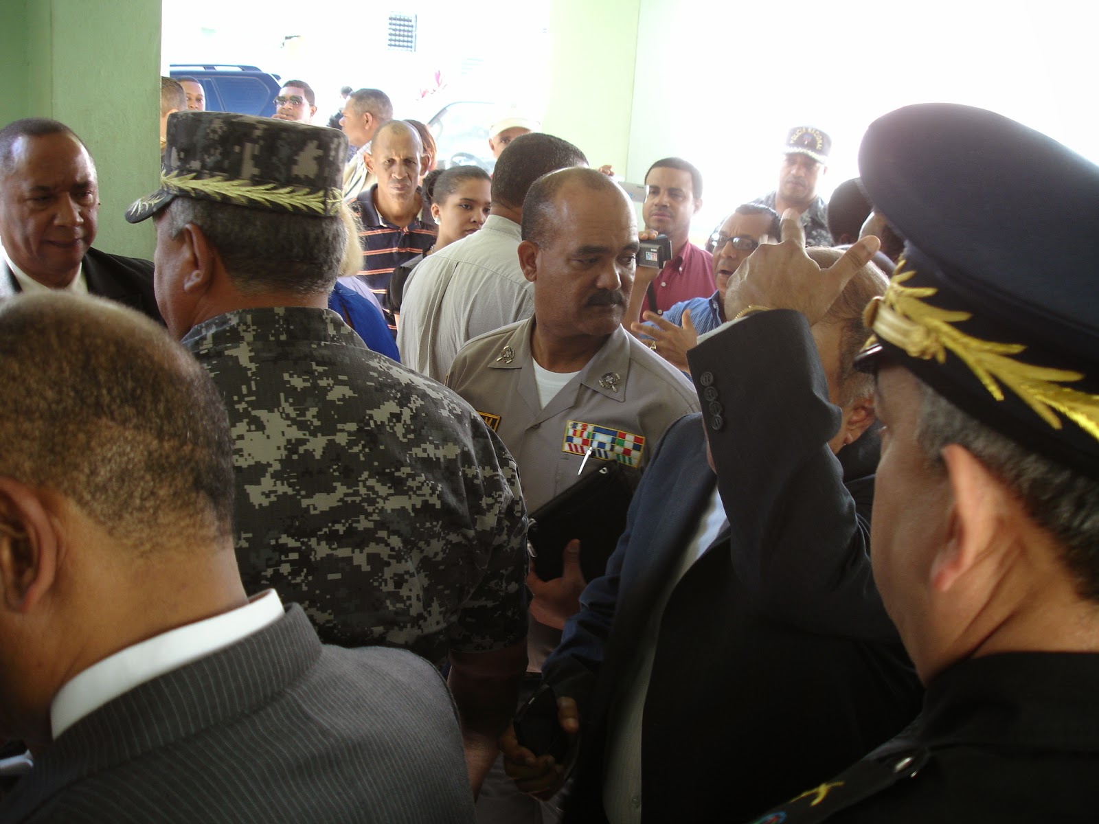 Jefe PN posesiona nuevo comandante de dotación policial en San Cristóbal