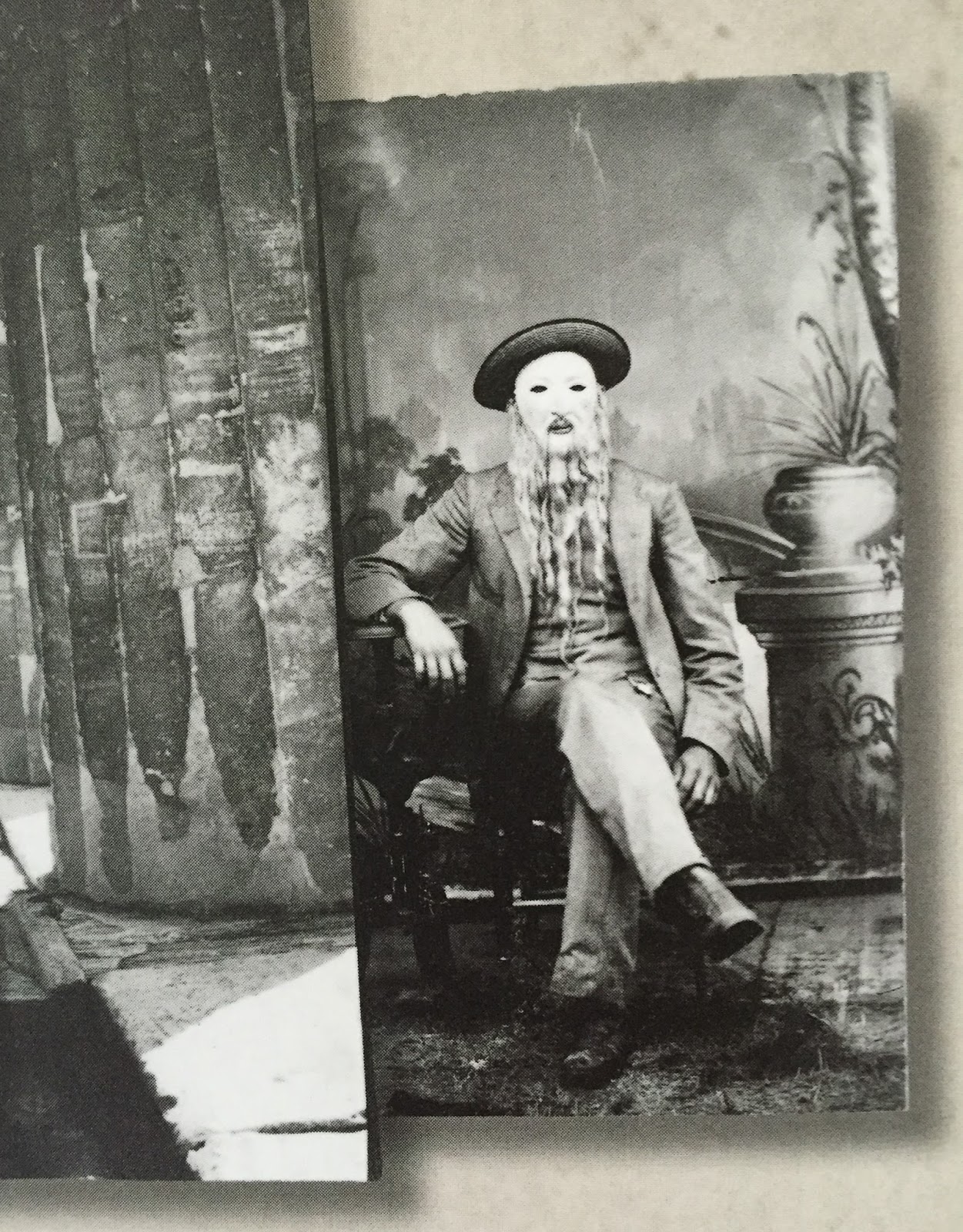 The Bookworm: Review: Library Of Souls by Ransom Riggs (Miss Peregrine ...