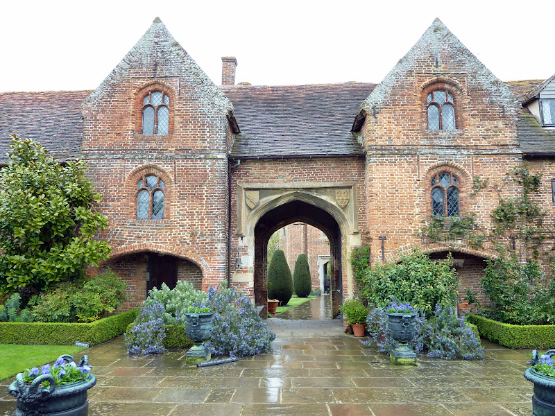 Snodge's subjective travel blog: Day 33 - Groombridge, Speldhurst ...
