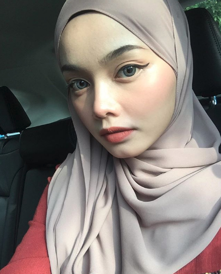 Hanis Nabilah Mustafa Bakri - Blogger, Model, Founder & Pelakon 'Papa ...