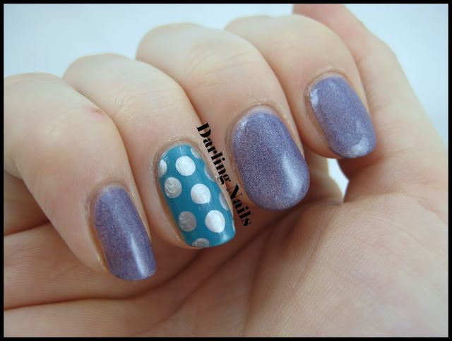 Darling Nails: Dotted Accent