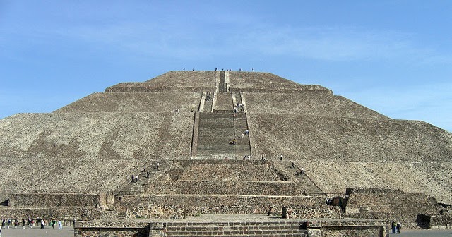 Turismo y Cultura: La Pirámide del Sol