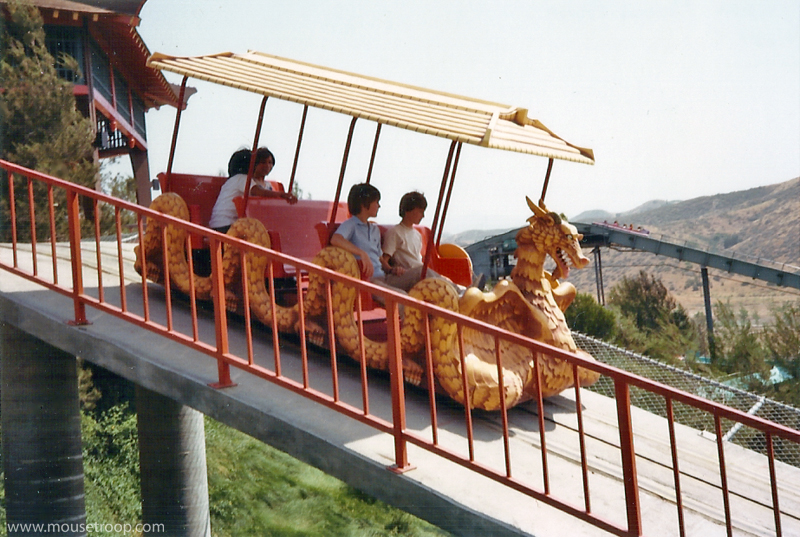 Six Flags Magic Mountain, Magic Pagoda : r/Defunctland