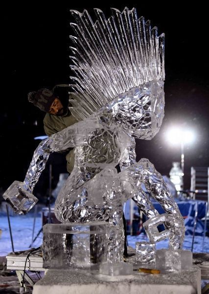 Pinoy sculptor hailed ‘King of Ice Carvings’ in France
