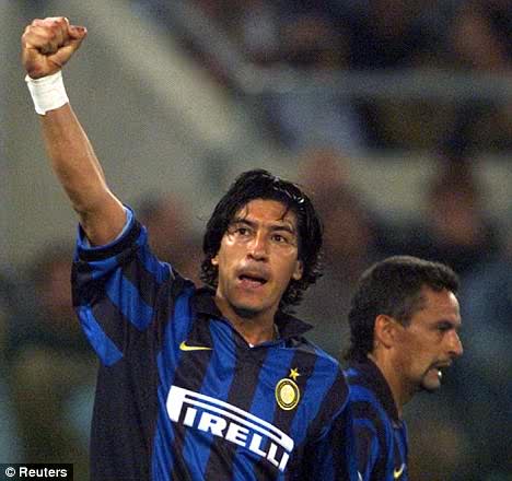 ~ La Beneamata Indonesia ~: IVAN ZAMORANO "INTER Legend dengan nomor ...