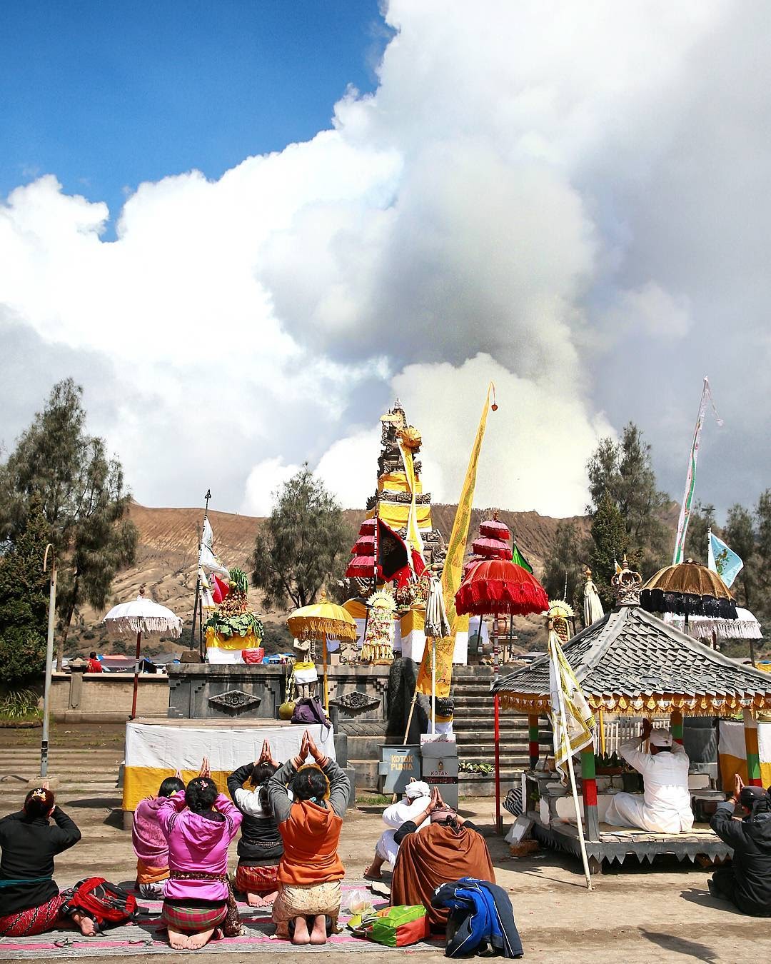 The Origins of The Kasada Ceremony In Tengger: Legends and Myths of ...