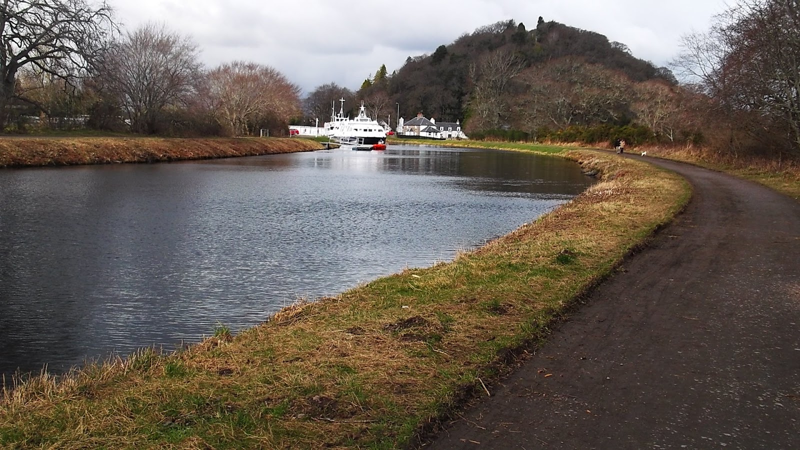 Walk Cycle Caledonian Canal: Tomnahurich Bridge to Dochgarroch Lock