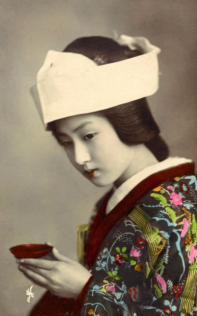25 Colorized Portrait Pictures Of Tokyo Geishas From Between The 1900s And 1910s ~ Vintage Everyday