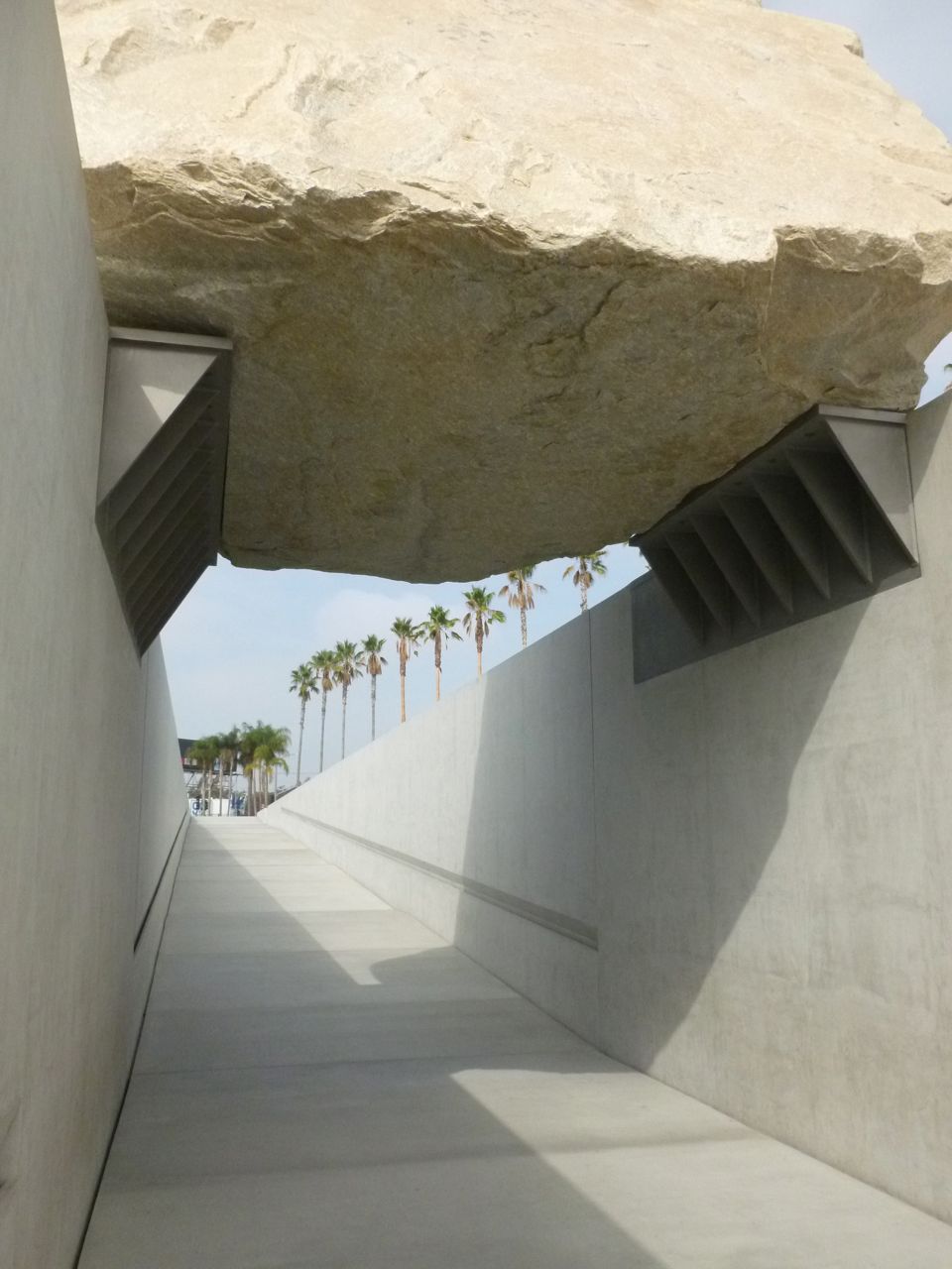 Experiencing Los Angeles: "I Got A Rock" - Levitated Mass at LACMA
