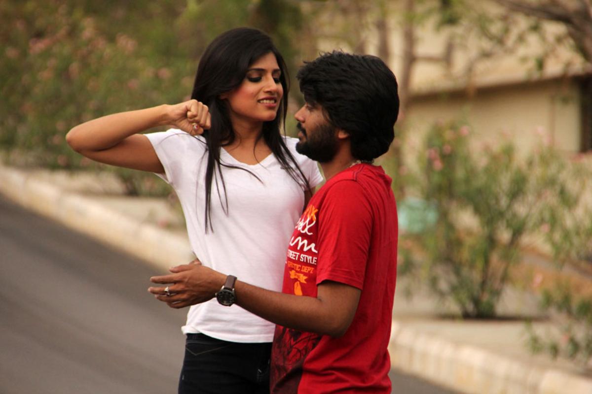 Theater Lo Movie Stills - Wallwoods