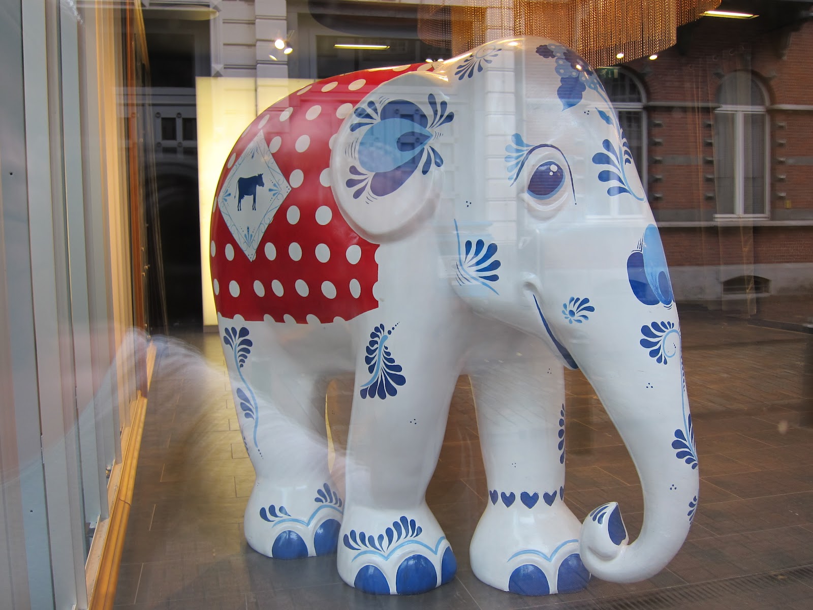 an american in belgië : Olifant Parade