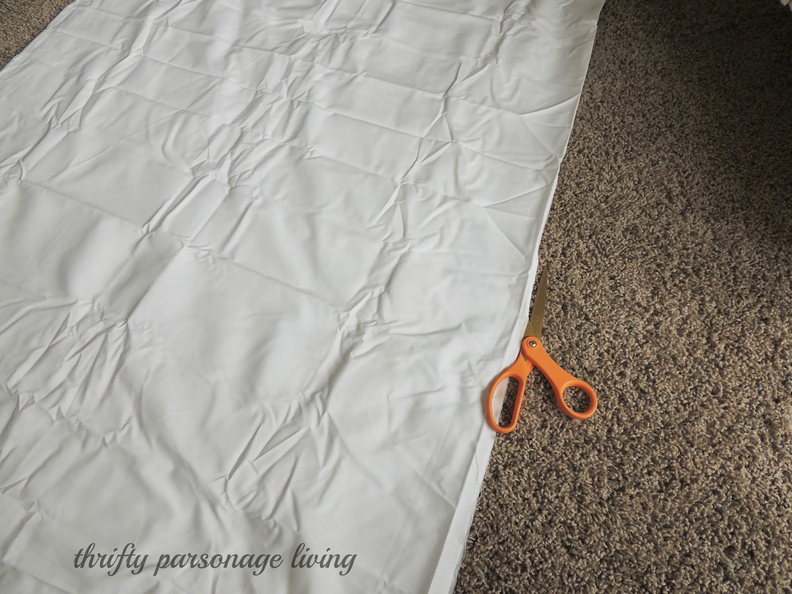 Thrifty Parsonage Living: HOW TO MAKE LINED CURTAINS {DIY}