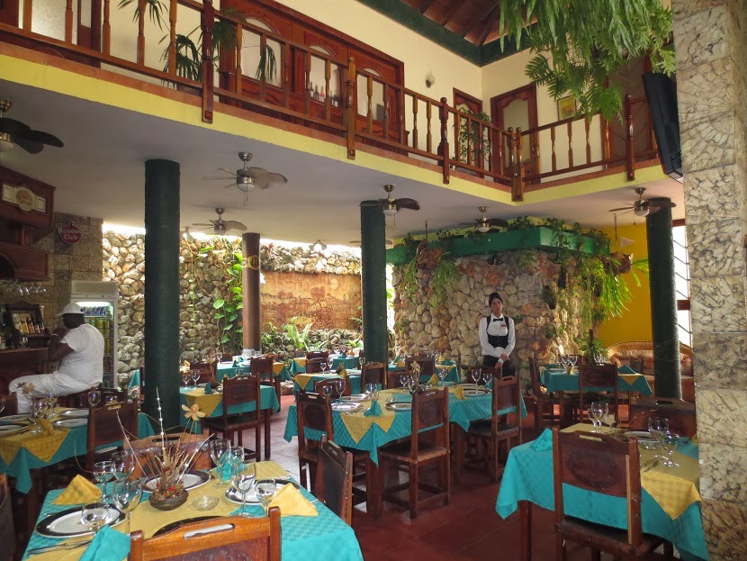 Cuban Cigars, Culture & Lifestyle: 5ta Y 16 LCDH & Carlos Robaina ...