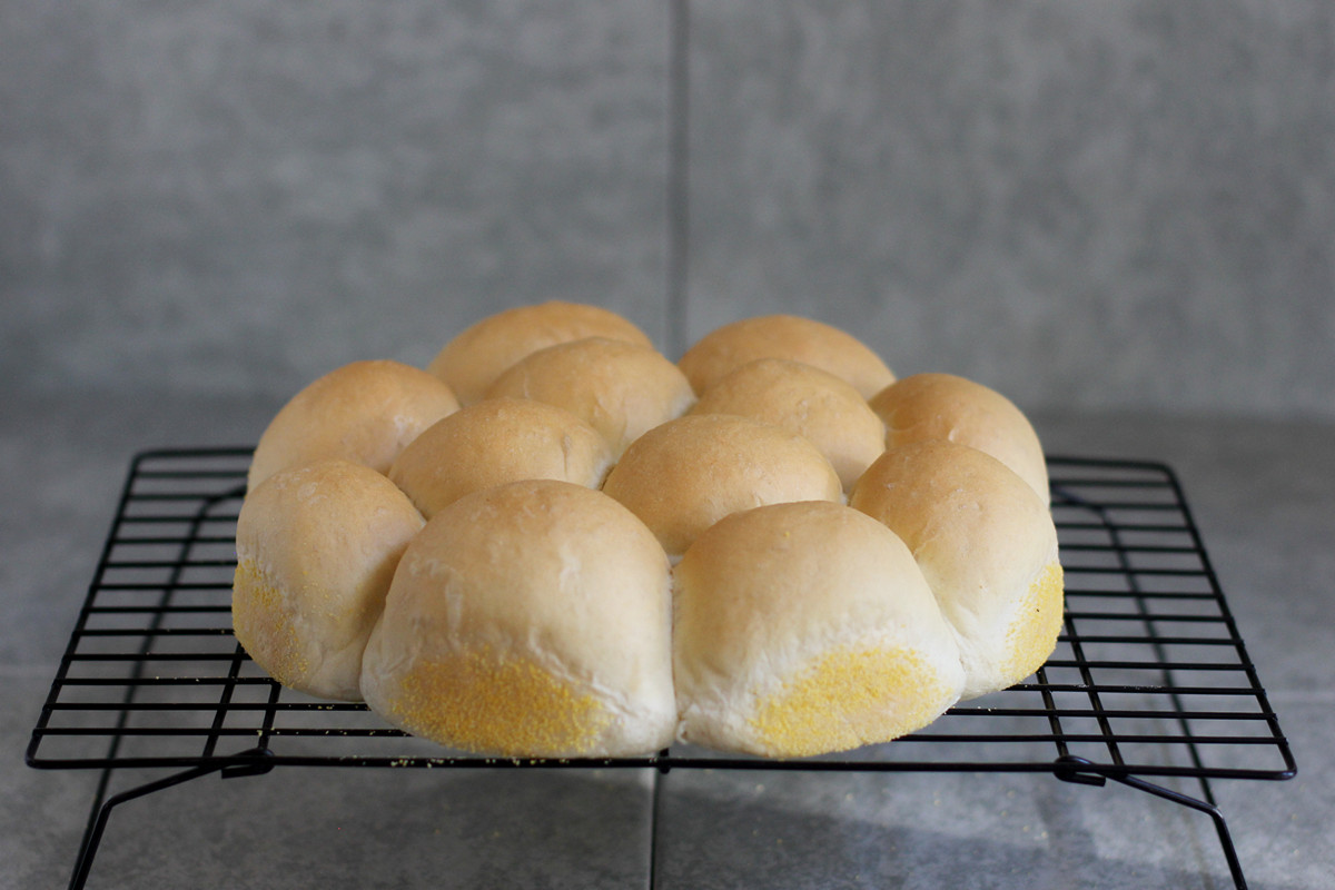 Cookistry: Buttery Semolina Rolls - A Quicker Recipe