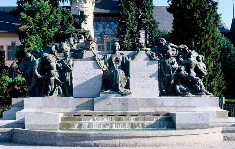 Interior Building Design: Labour Day : 5 Labour Monument In The World