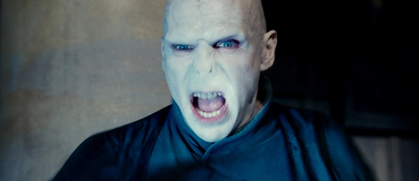 Ralph Fiennes admite que Voldemort é o único papel de vilão que ele ...