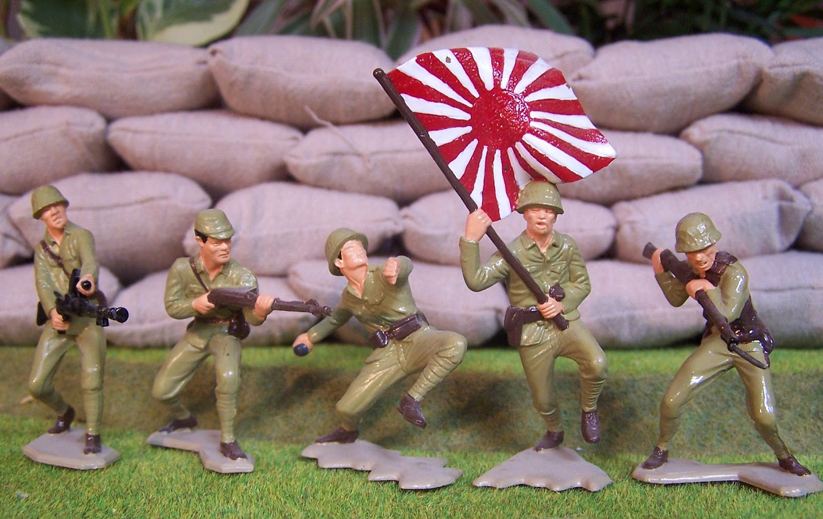 WWII Plastic Toy Soldiers: Marx - Toy Soldiers