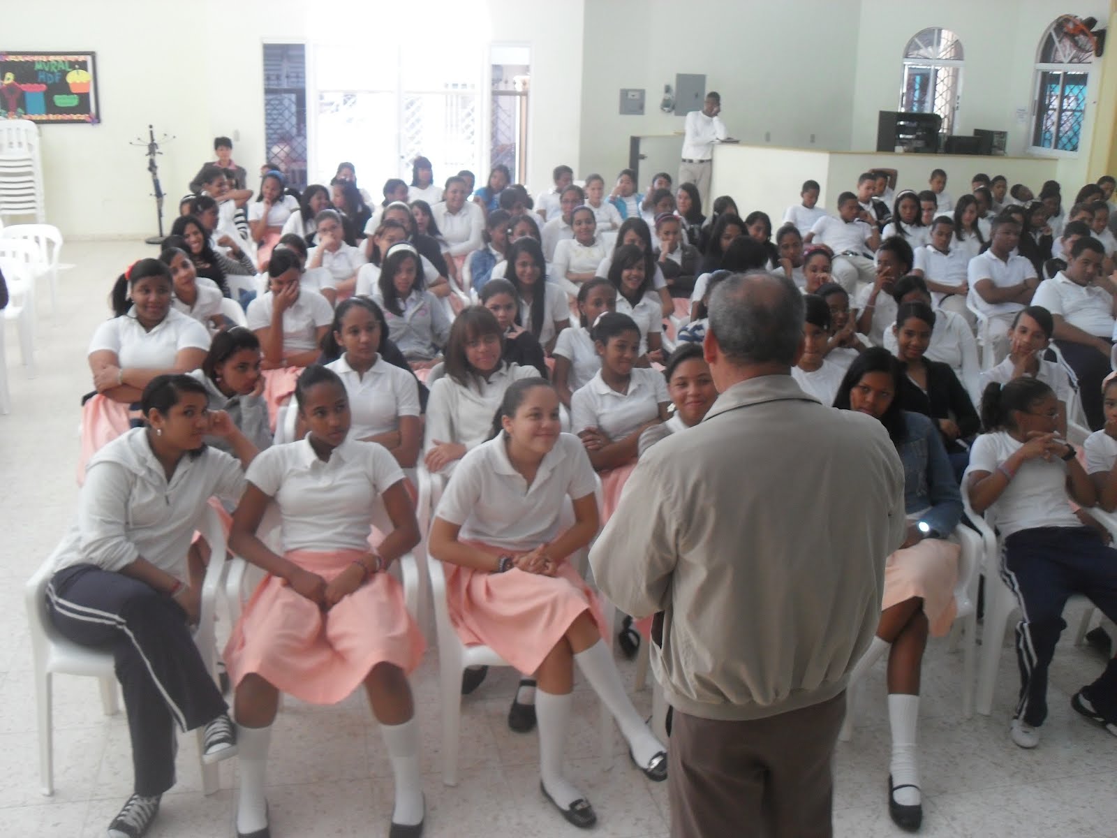 COLEGIO EVANGELICO LUCILLE RUPP: CHARLA SOBRE EL EMBARAZO Y EL ABORTO