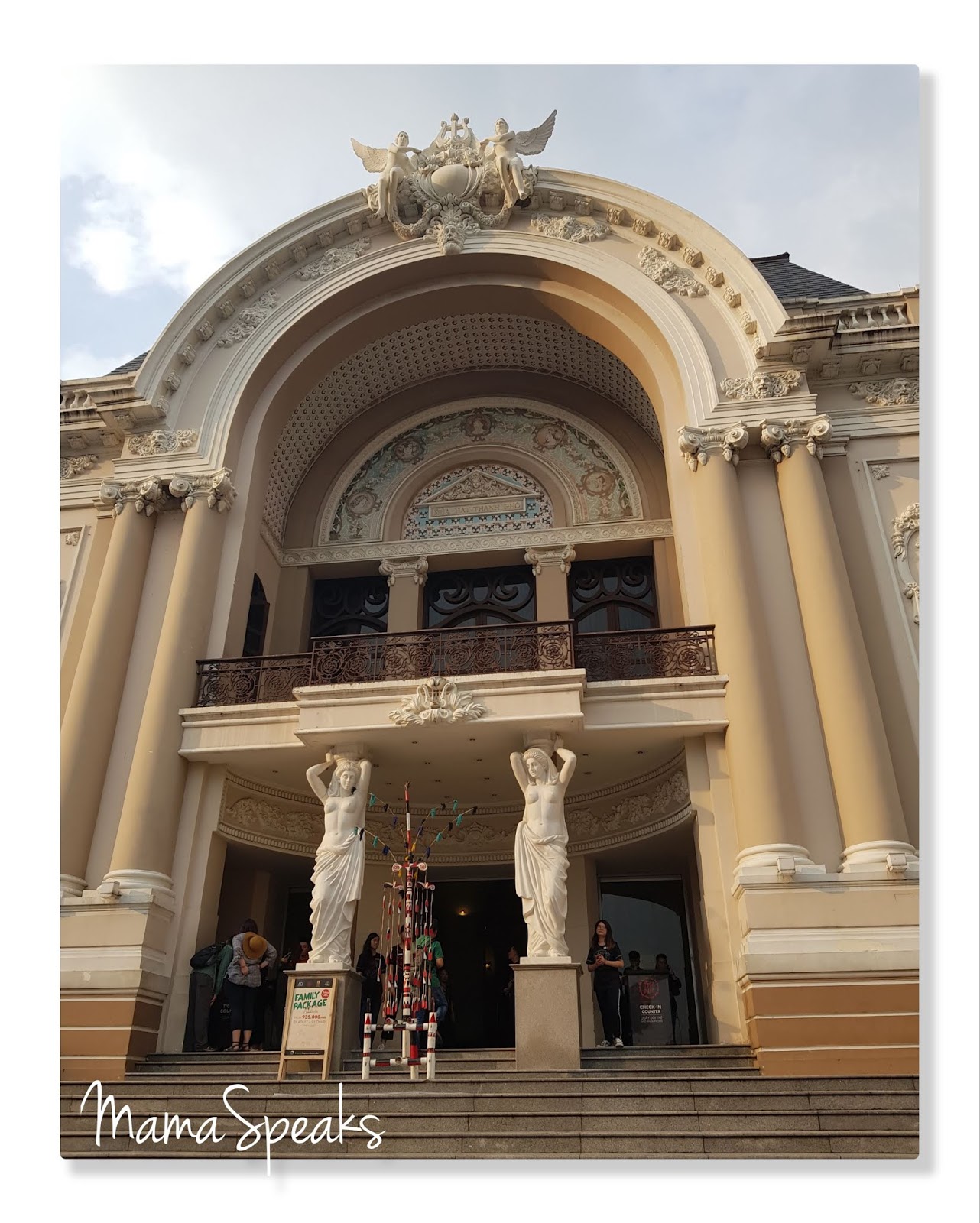 The Travelling Mama: Day 3 in Saigon ~ China Town and Saigon Opera House