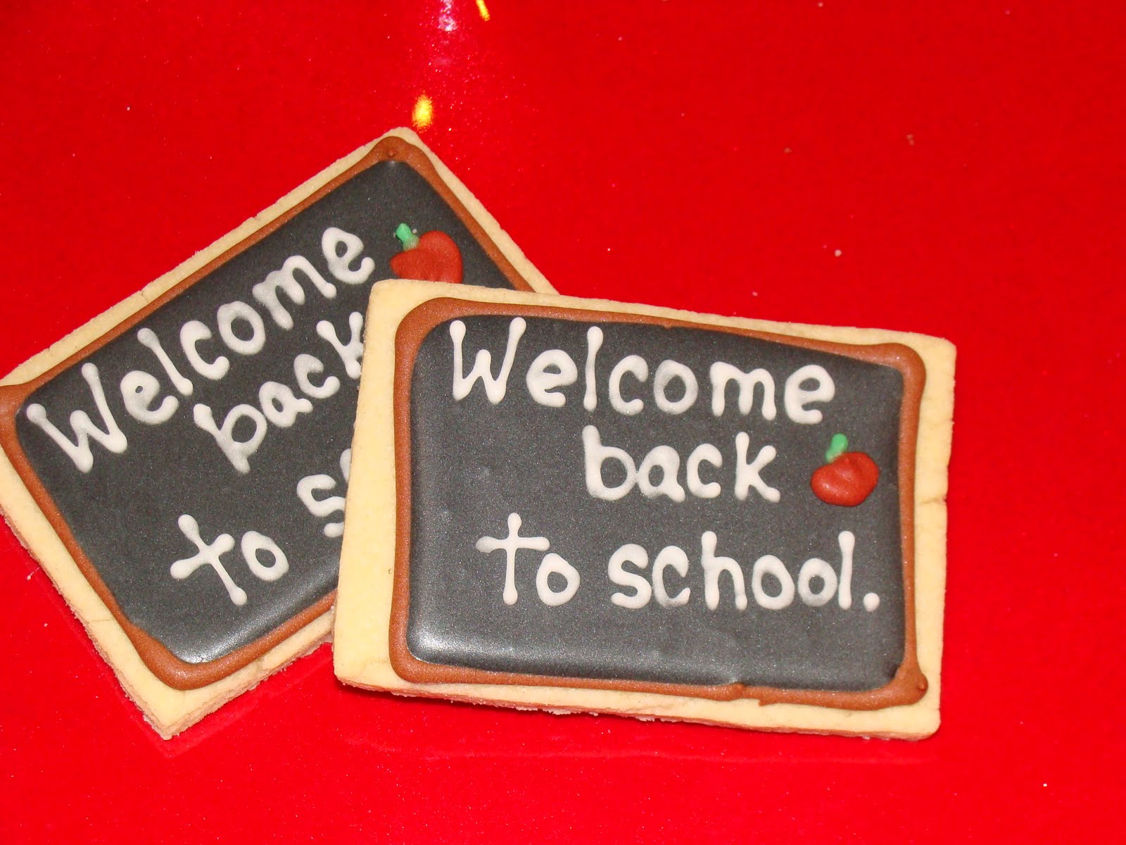 Door County Custom Cakes and Cookies: Welcome back to school Cookies