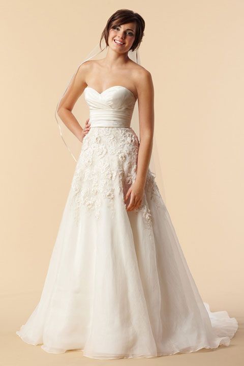 Two amazing wedding dresses ~ Wedding Ideas Two amazing wedding dresses ~ Wedding Ideas