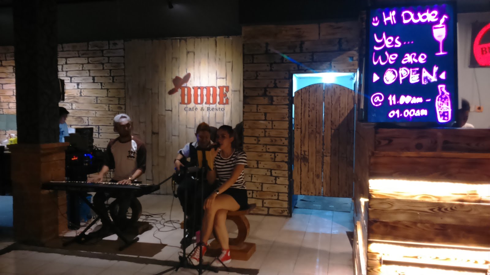 Gallery | Dude Cafe and Resto | Best Beer, Shisha & Indian Food ...