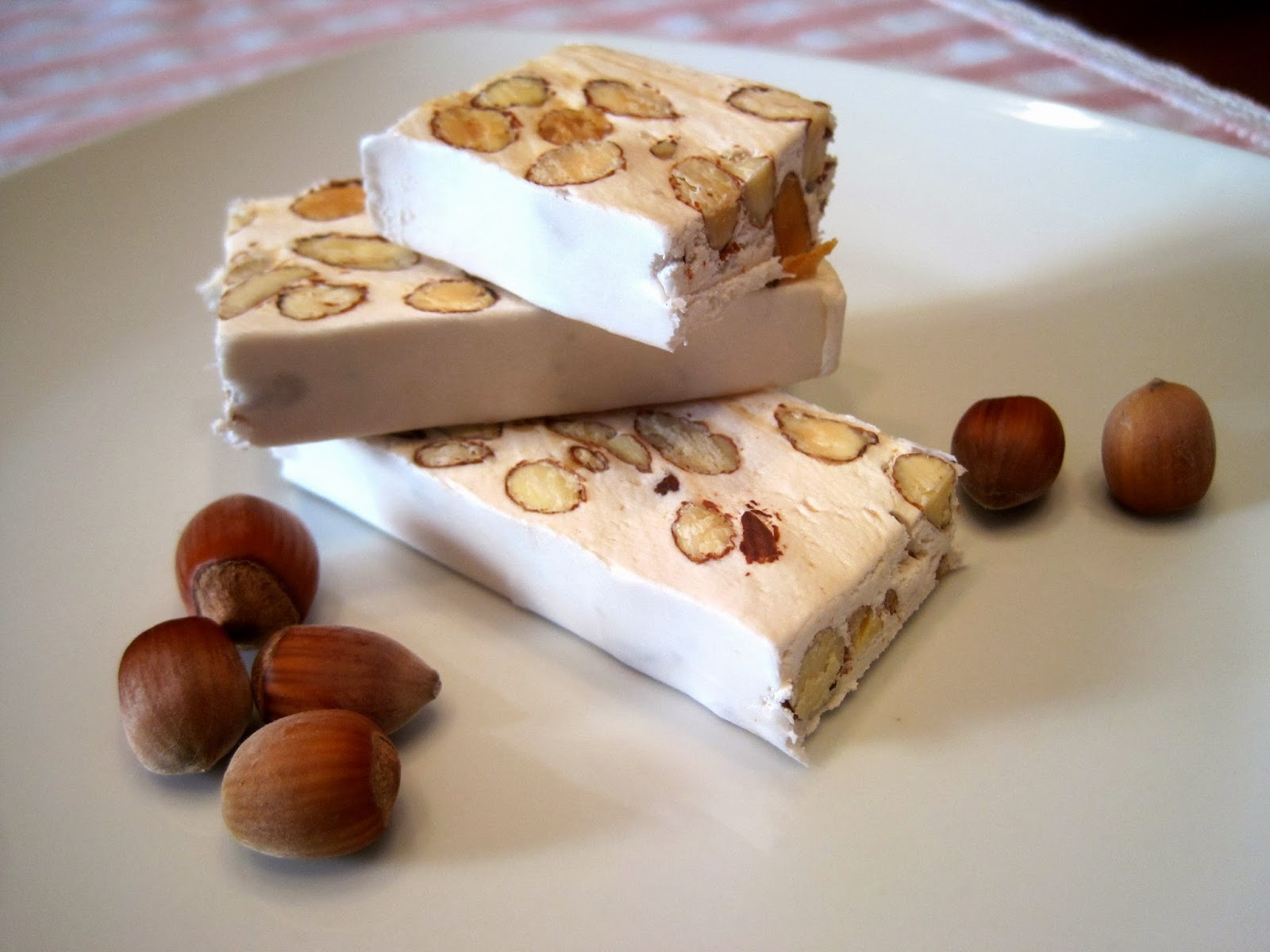 Torrone morbido alle mandorle, nocciole e pistacchi - Soft Nougat with ...