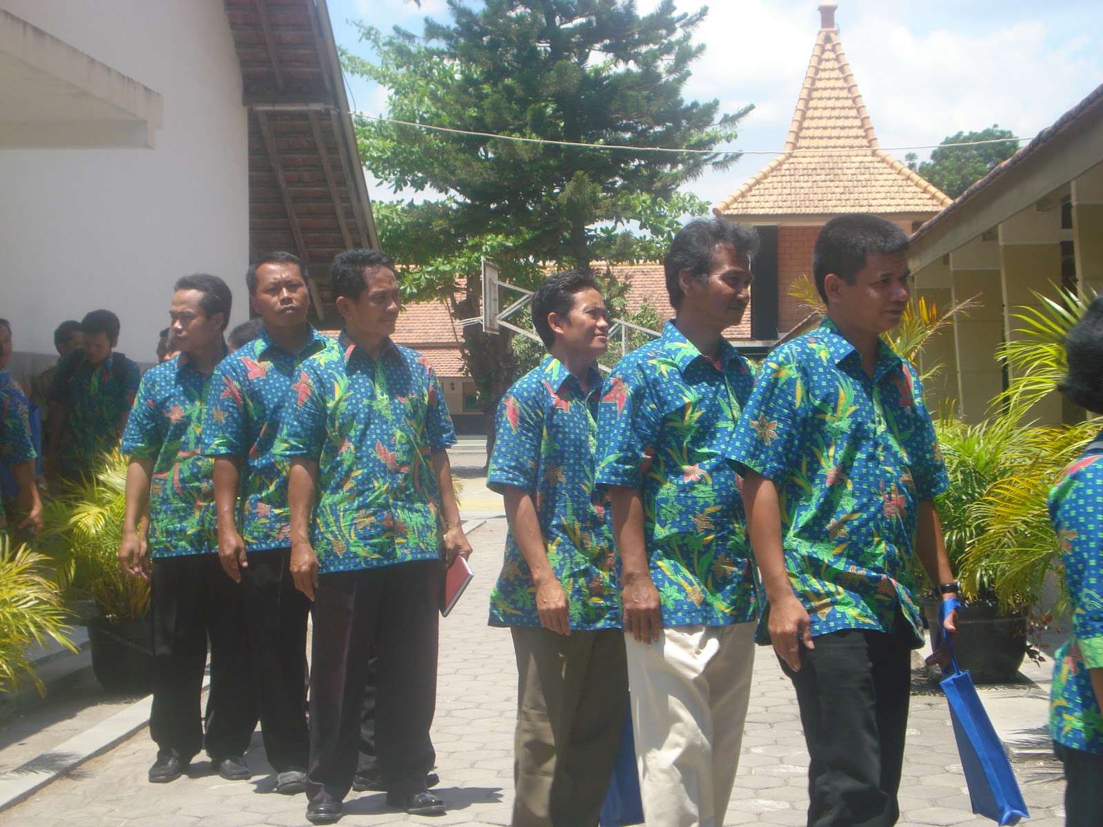 SMA SANG TIMUR YOGYAKARTA: KUNJUNGAN DARI SEKADAU, KALIMANTAN BARAT