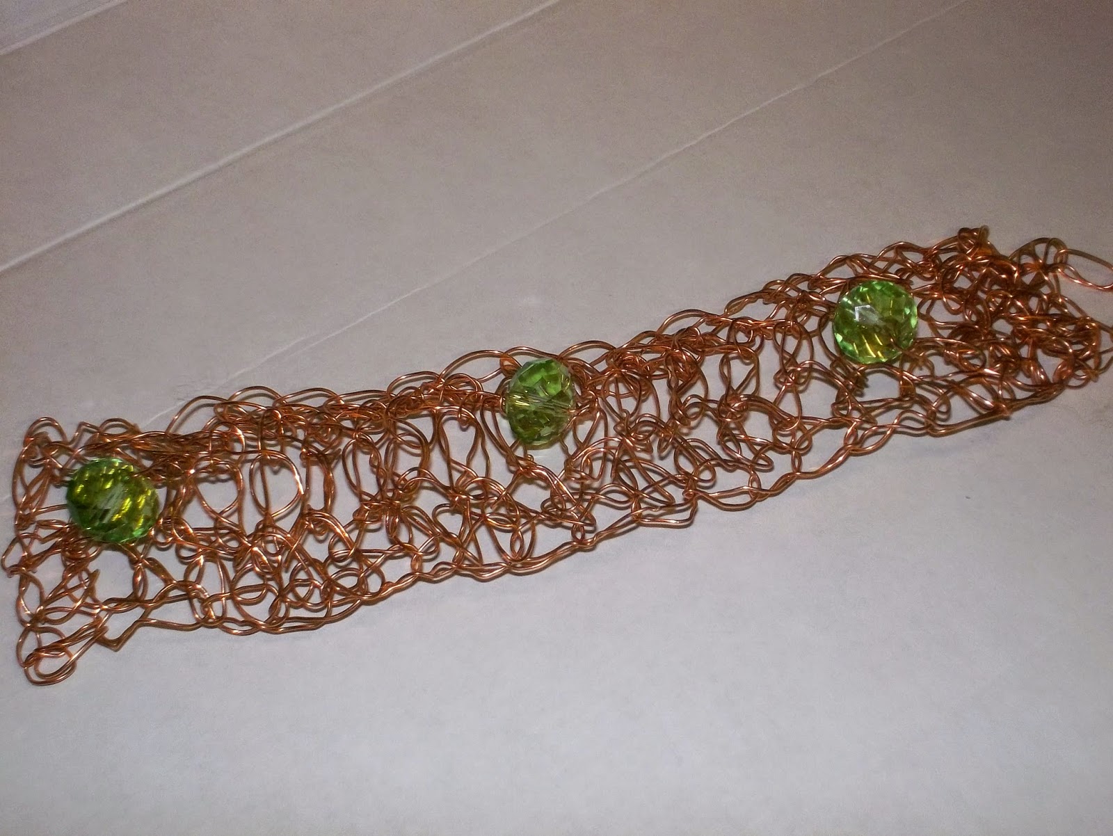 Taglia, incolla e decora: Con un filo di rame