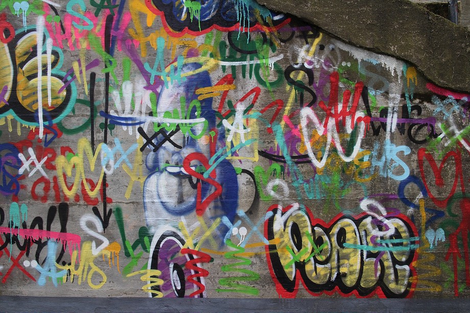 Martin Whatson paints a new mural in Stavanger for Nuart 2015 ...