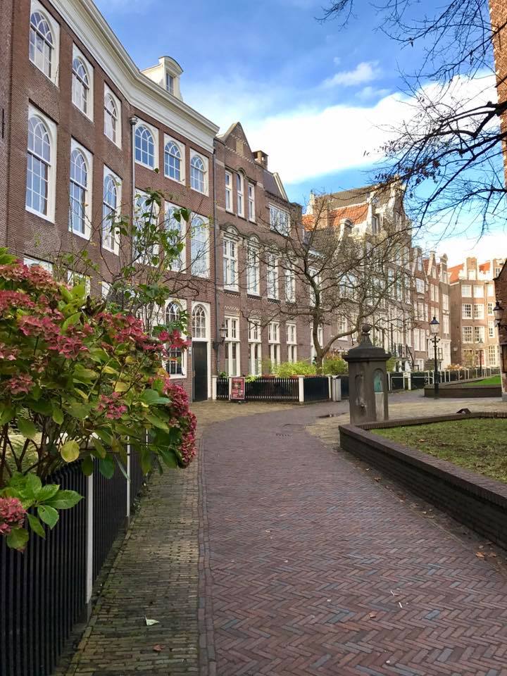 FrauMB far far away: Der Beginenhof Amsterdam - Begijnhof - The ...