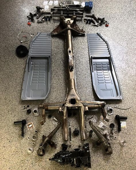 * Décadas Fuscas: Chassi de fusca com suspensão IRS.