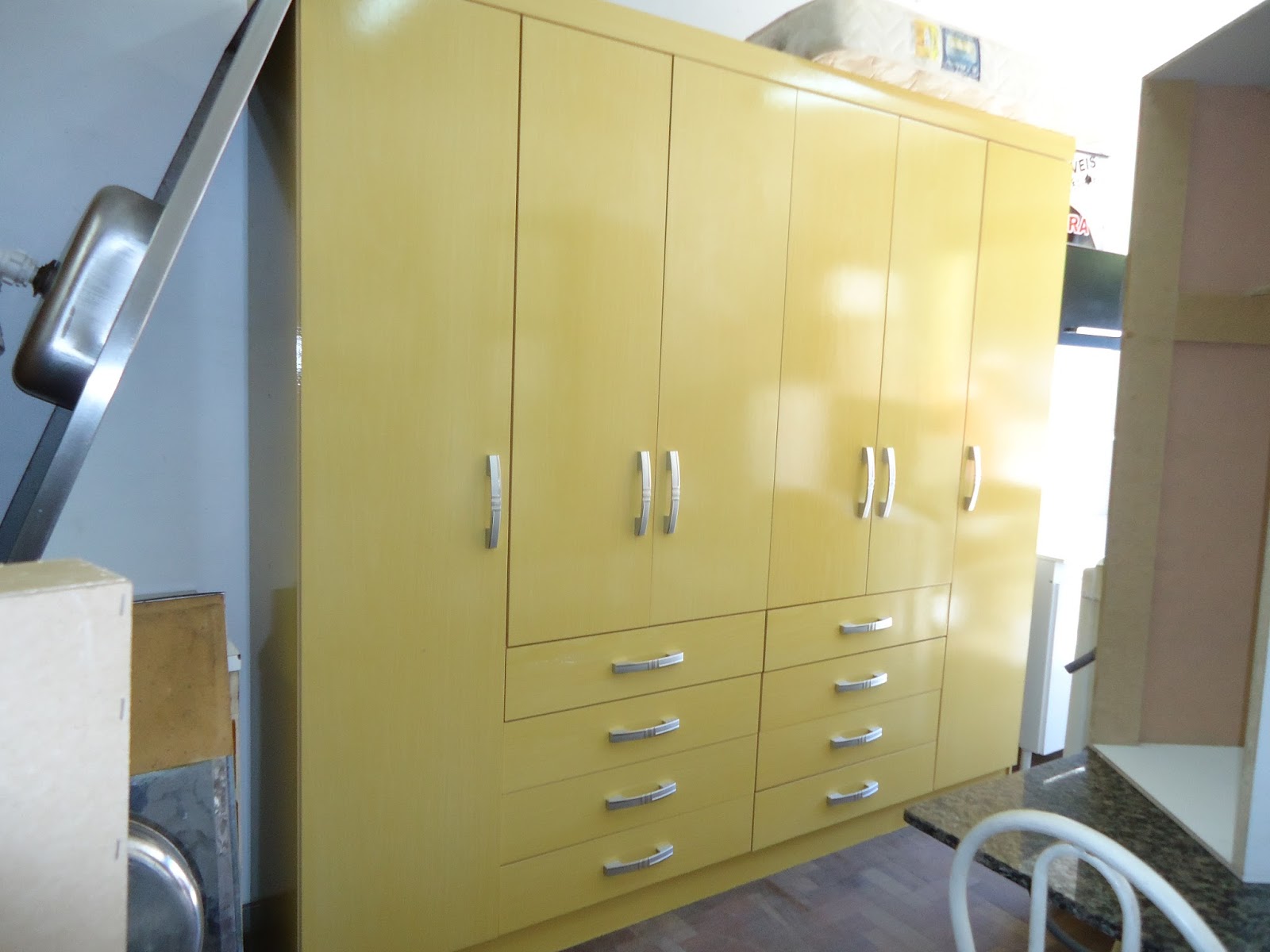 Ox Móveis: GUARDA ROUPAS MARFIM