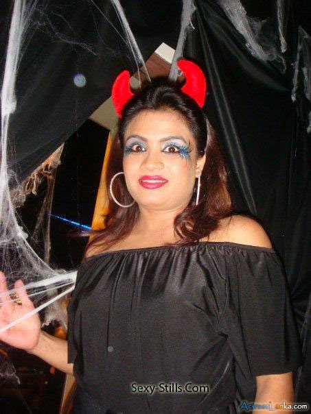 New Item: Sasanthi Jayasekara's hot photos