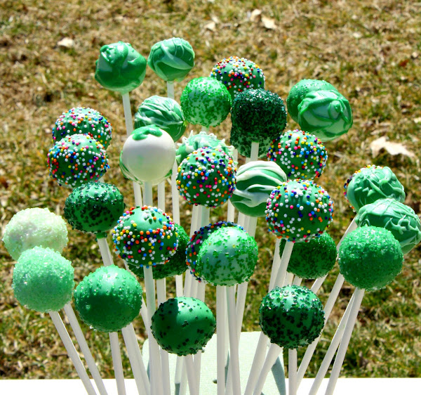 A Peakin To Our Lives: St. Patrick's Day Cake Pops