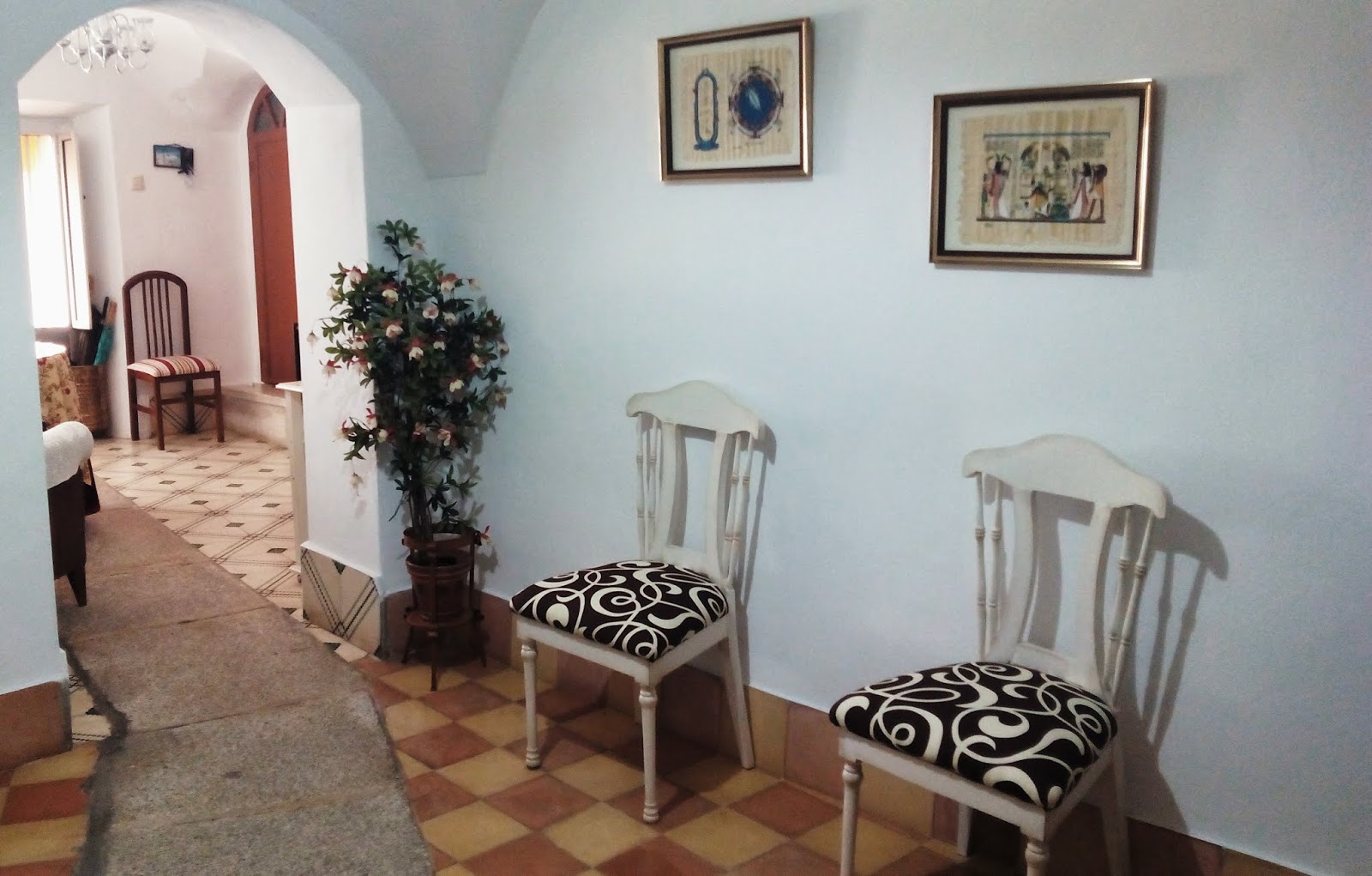 MADERA DE MINDI: Tapizando y modernizando las sillas de estilo clásico MADERA DE MINDI: Tapizando y modernizando las sillas de estilo clásico